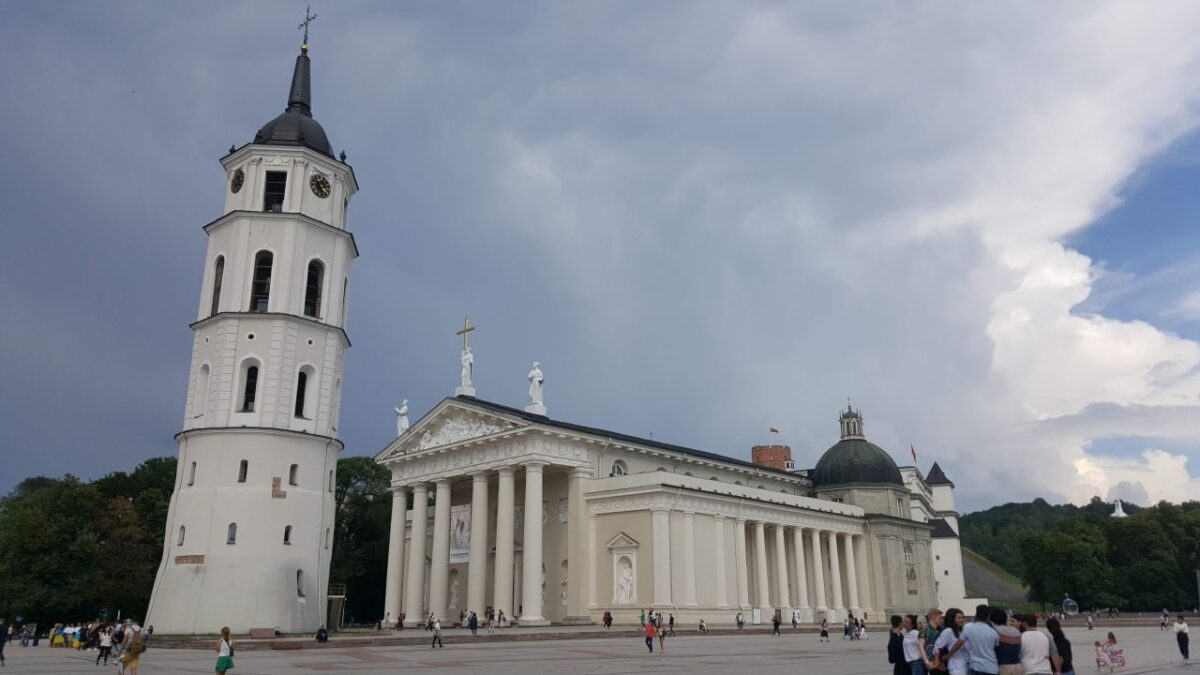 Arabayla Baltıklar Turu: Bölüm 6 - Litvanya Gezisi, Vilnius & Trakai ...